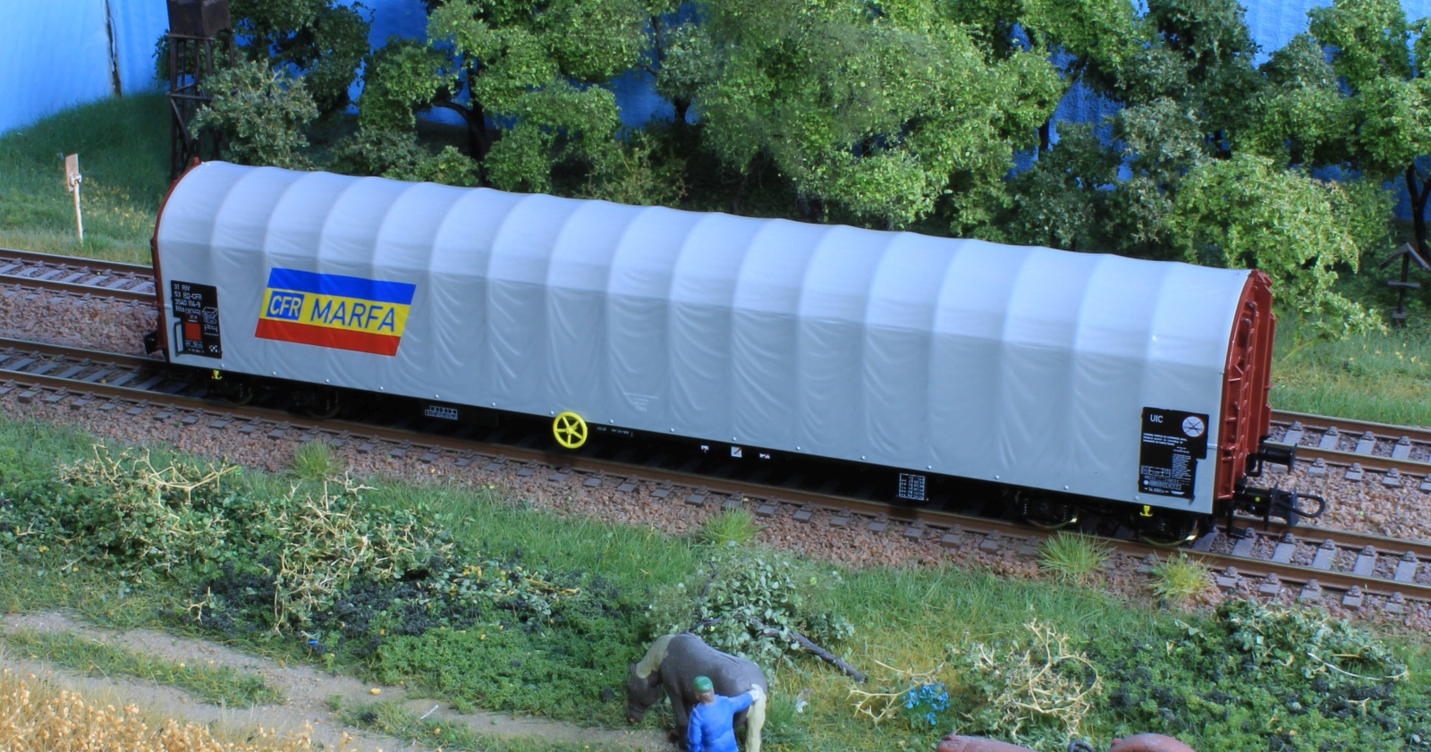 Sliding tarpaulin wagon, CFR, H0 scale (1:87)